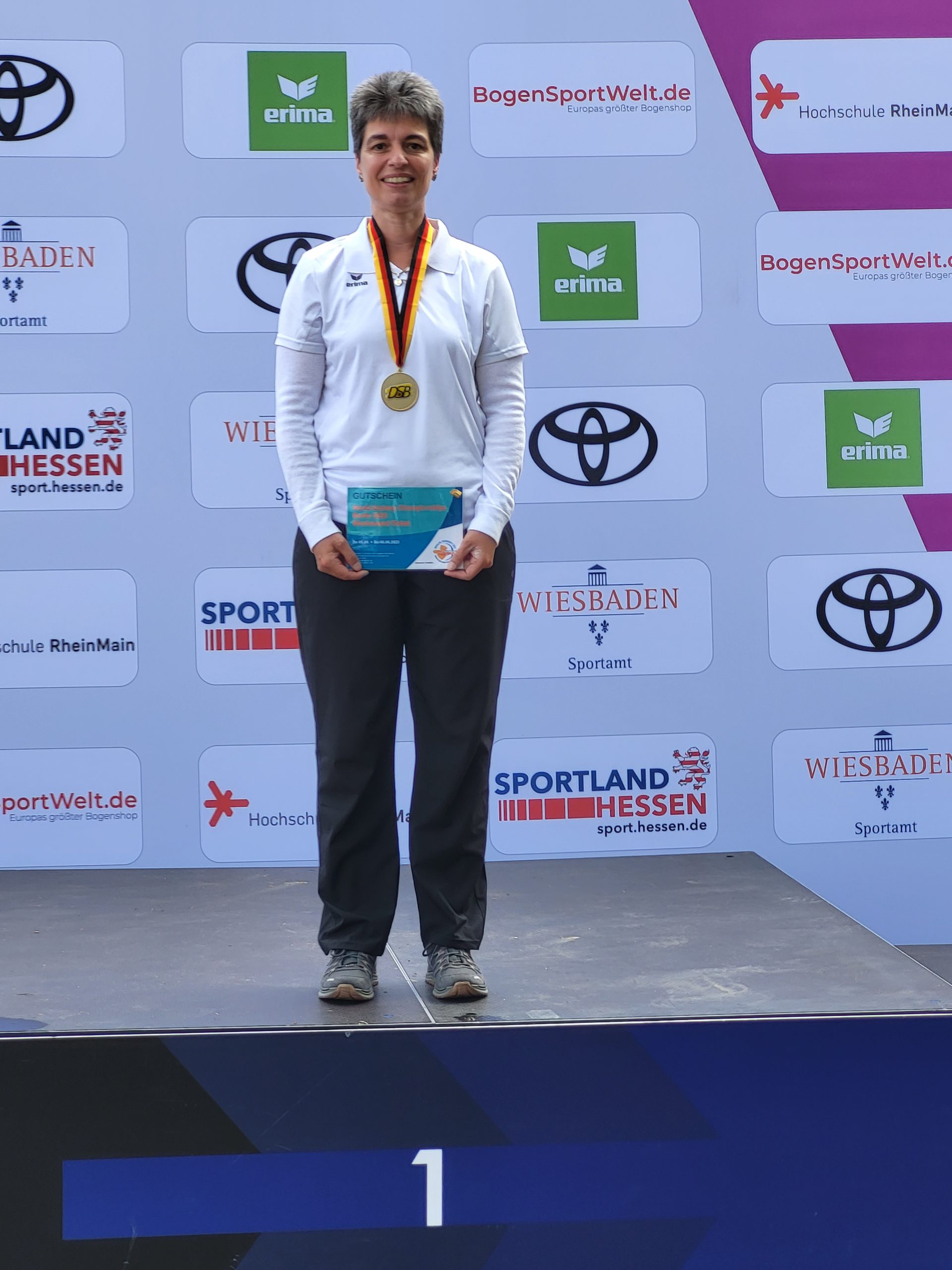 Dr. Ute von Schilling Deutsche Meisterin im Bogenschießen ...